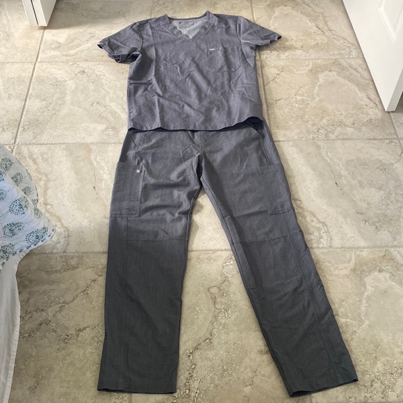 Figs | Other | Mens Figs Scrubs Small Bleach Stain On The Right Hip ...